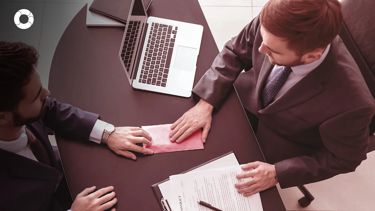 White-collar criminals: Profiles, cases & risk management